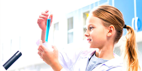 STEM activities for kids in Paris - Les Petits Atomes